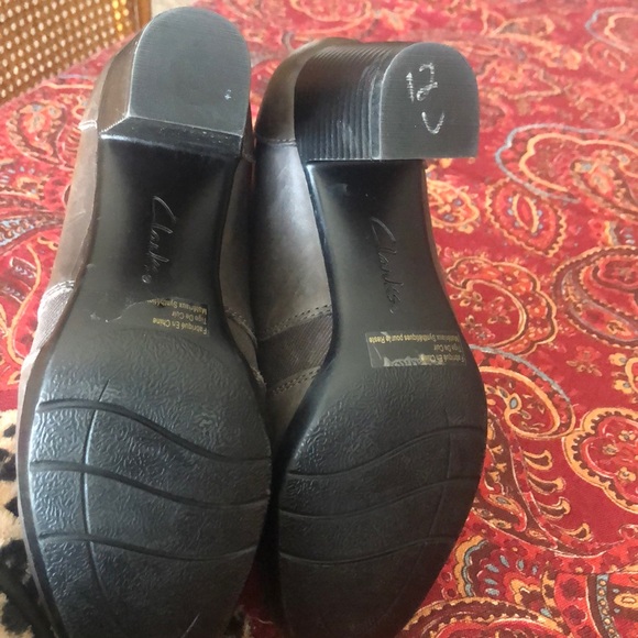Clarks | Shoes | Clarks Ankle Boot Womens Sz7 In Charcoal | Poshmark